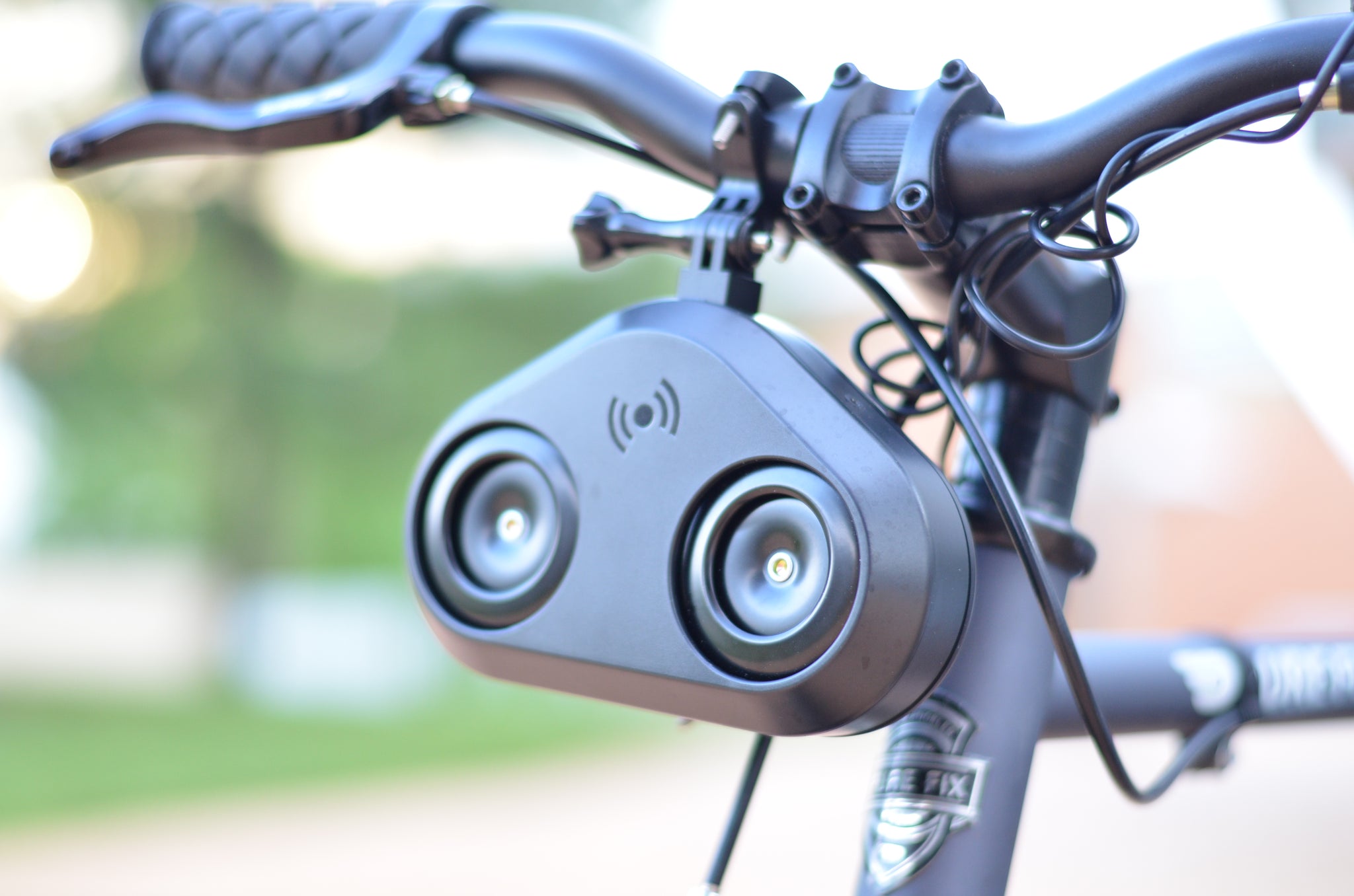 Loud Mini horn for bikes that sounds like a car – Loud Bicycle